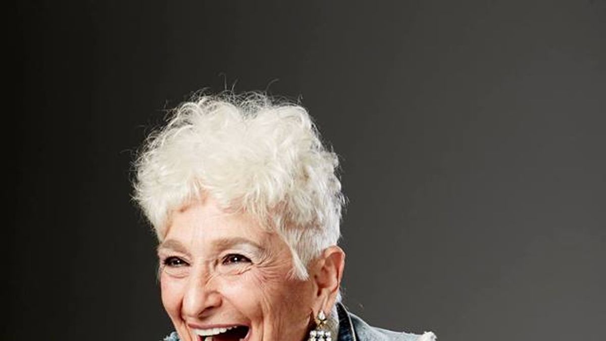 Hattie Retroage 82 évesen is a 35 év alattiak között keres szexpartnert ...