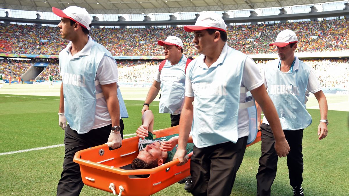 Eltörte a lábát a mexikói játékos a holland meccs során - Life