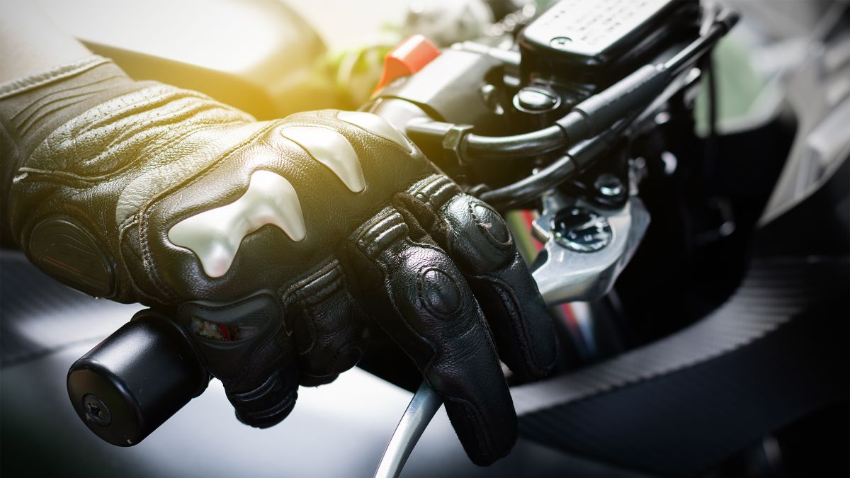Gyalogosok közé hajtott egy motoros Budapesten, elfogták - Videó - Life Gyalogosok közé hajtott egy motoros Budapesten, elfogták - Videó - Life