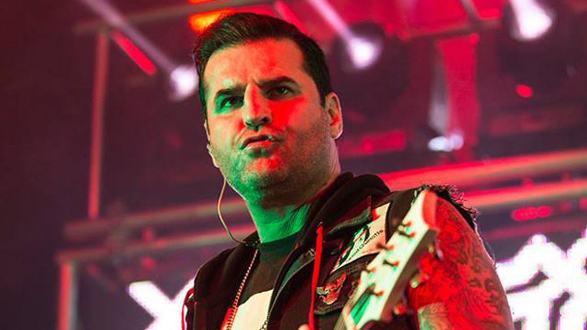 Komoly műtéten esett át a Hooligans gitárosa, Tóth Tibi - Life