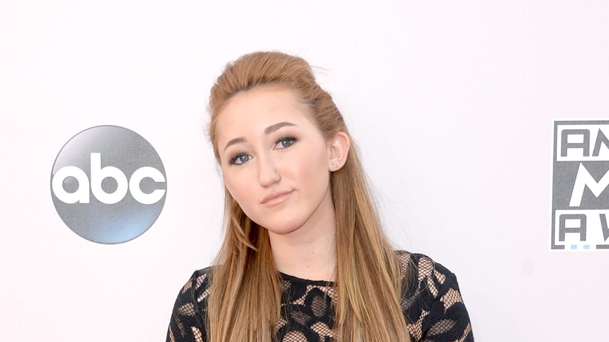 Miley Cyrus babérjaira tör az énekesnő húga - Life