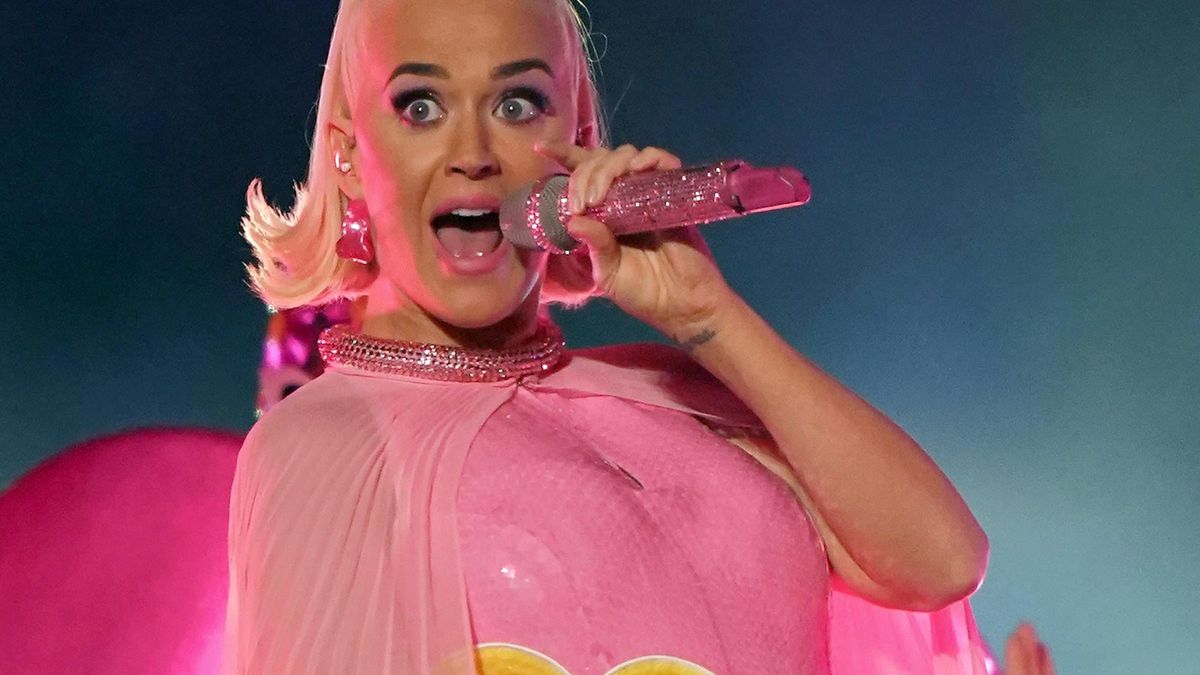 Ezt a szörnyű ruhát viselte volna Katy Perry a MET gálán - Fotó - Life