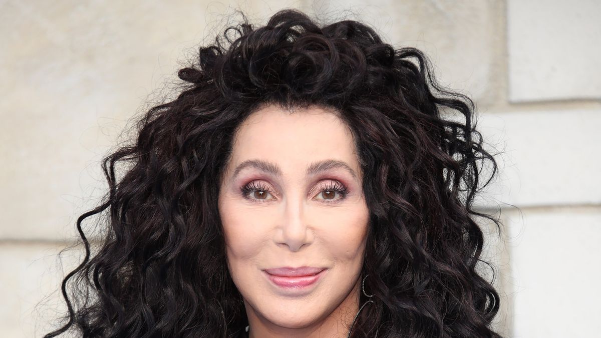 Eljegyezte Chert 40 évvel fiatalabb párja? - Life