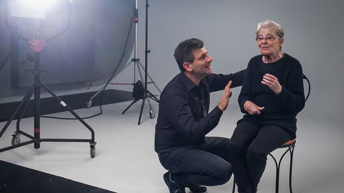 Plüssmacival kampányol Törőcsik Mari - Life