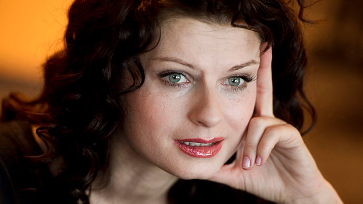 43 éves lett Ullmann Mónika - Life