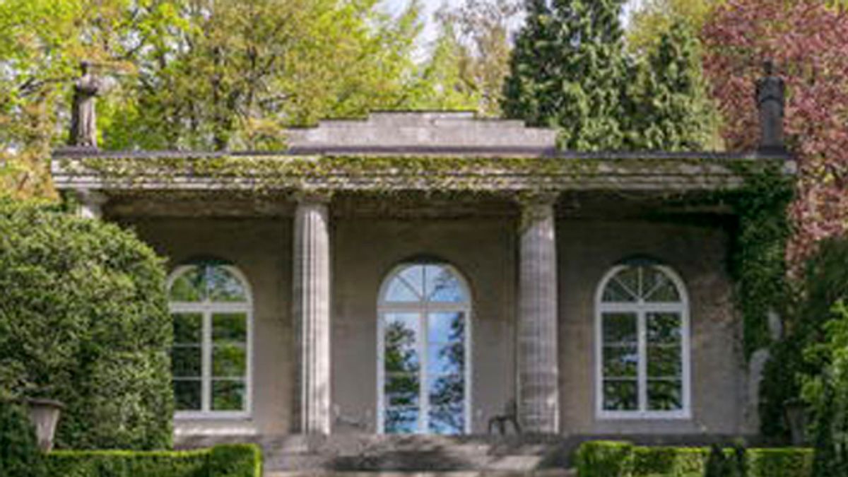 Aranyozott mennyezetre vágysz? Karl Lagerfeld divattervező egykori ...