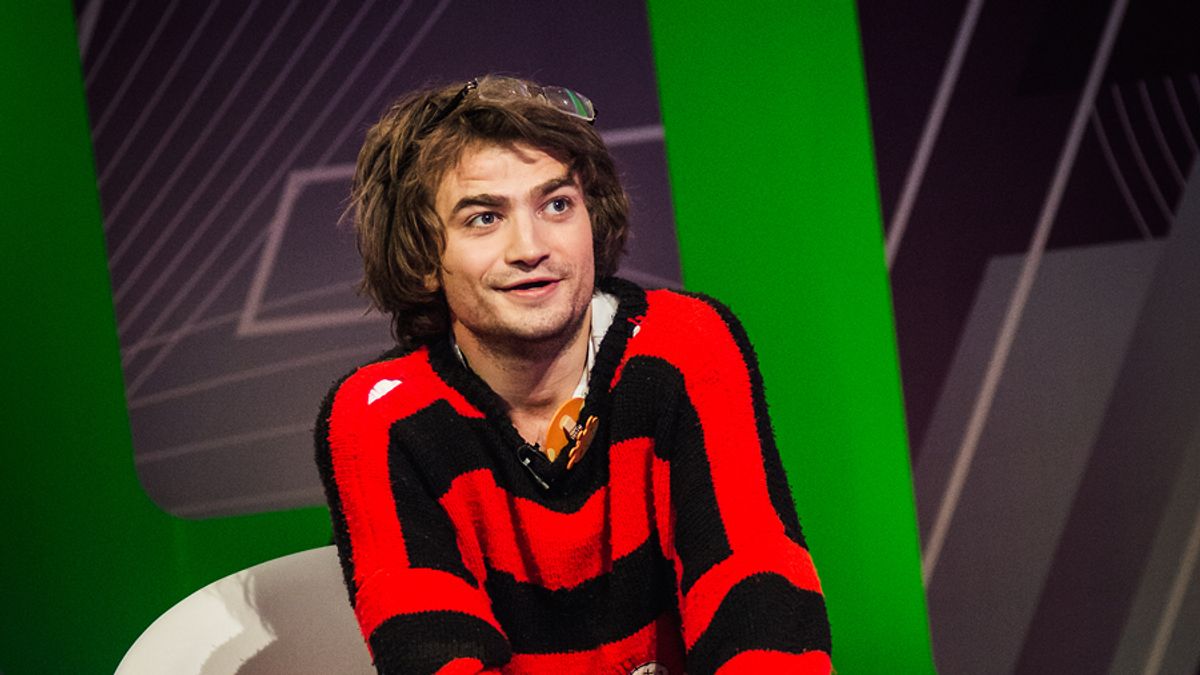 Breaking! Simon beállt az ötszázas sorba! - Life