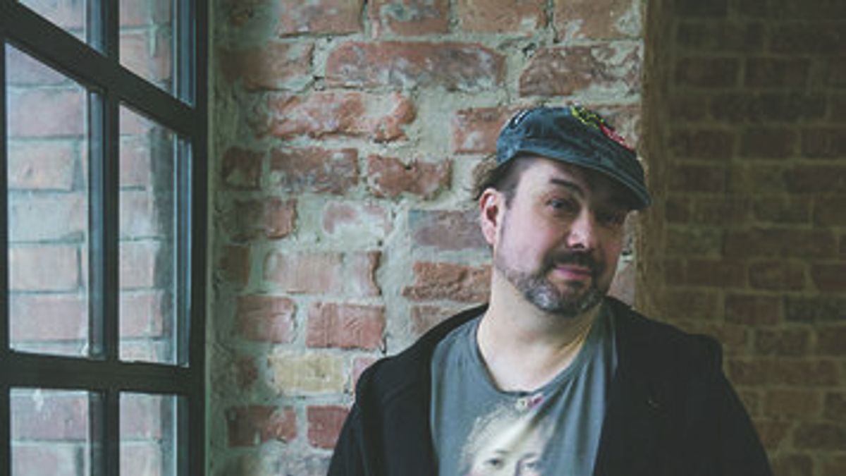 Nővére babáin gyakorolt gyerekkorában, mára neves jelmeztervező lett ...