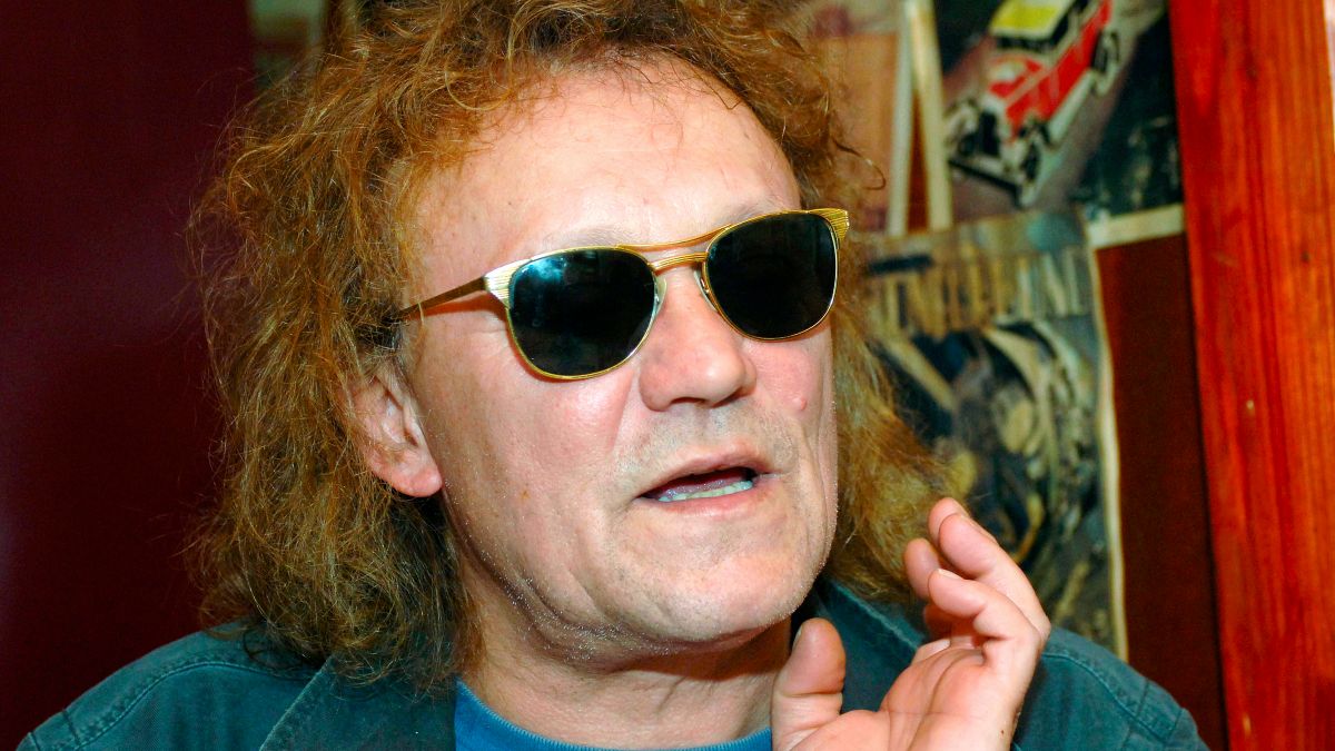 Charlie: "A munkába temetkezem, ez az egyetlen gyógyír a gyászomra" - Life
