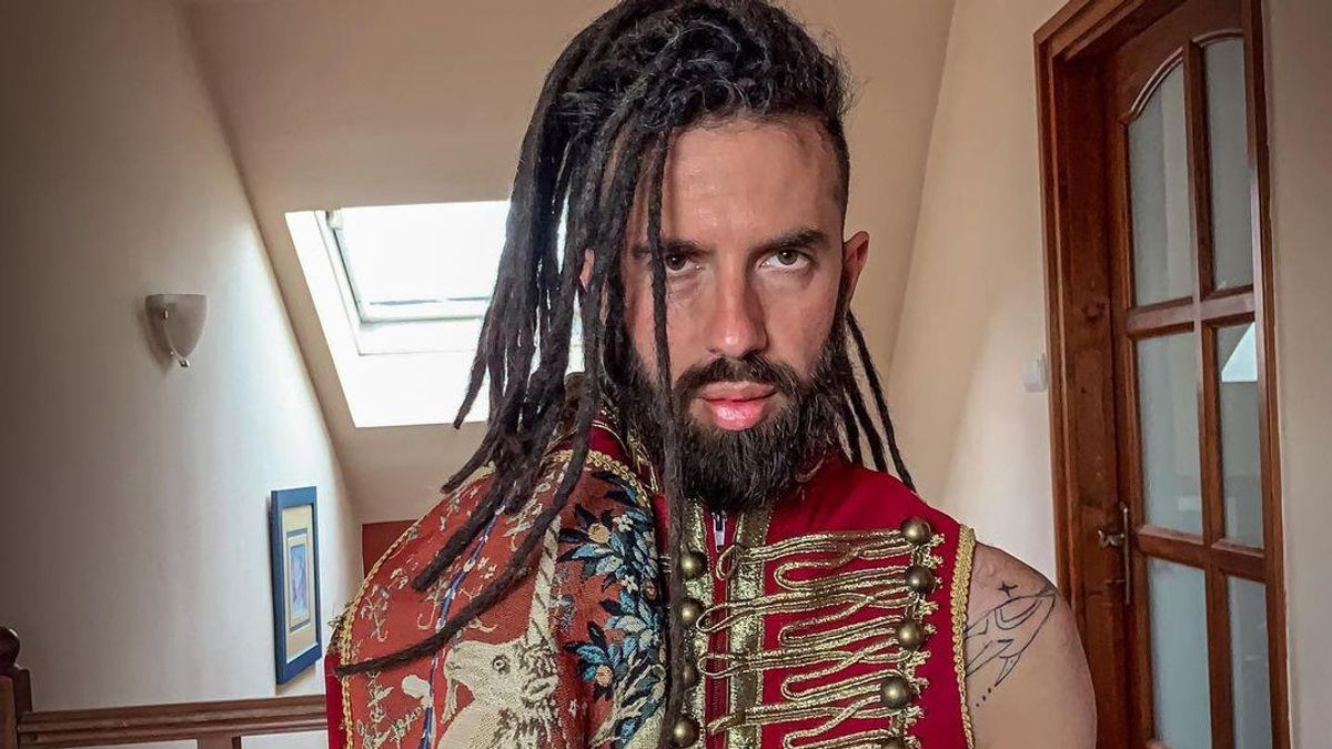 Fedél nélkül maradt a magyar énekes, nagy károkat okozott otthonában a ...