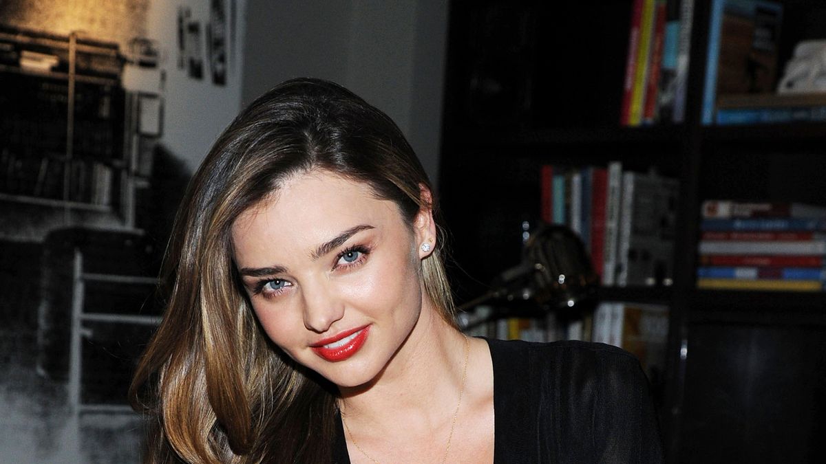 Cipőreklámban pucérkodik Miranda Kerr - Life