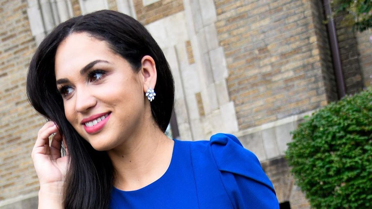 Christine Mathis stewardess pont úgy néz ki, mint Meghan Markle - Life