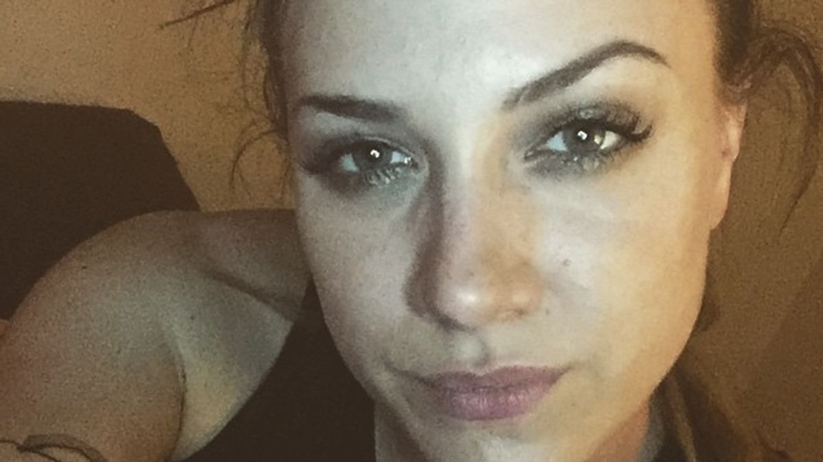 Így szelfizik az álmos Tóth Gabi - Life