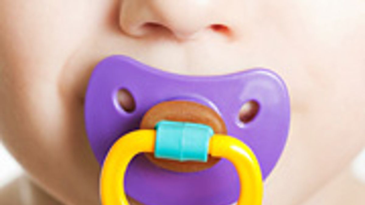 Újdonsült szülők örök dilemmája: adjunk cumit a gyereknek, vagy sem? - Life