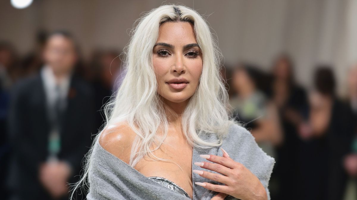 Kim Kardashian szexi bikiniben mutatta meg formás alakját - Life