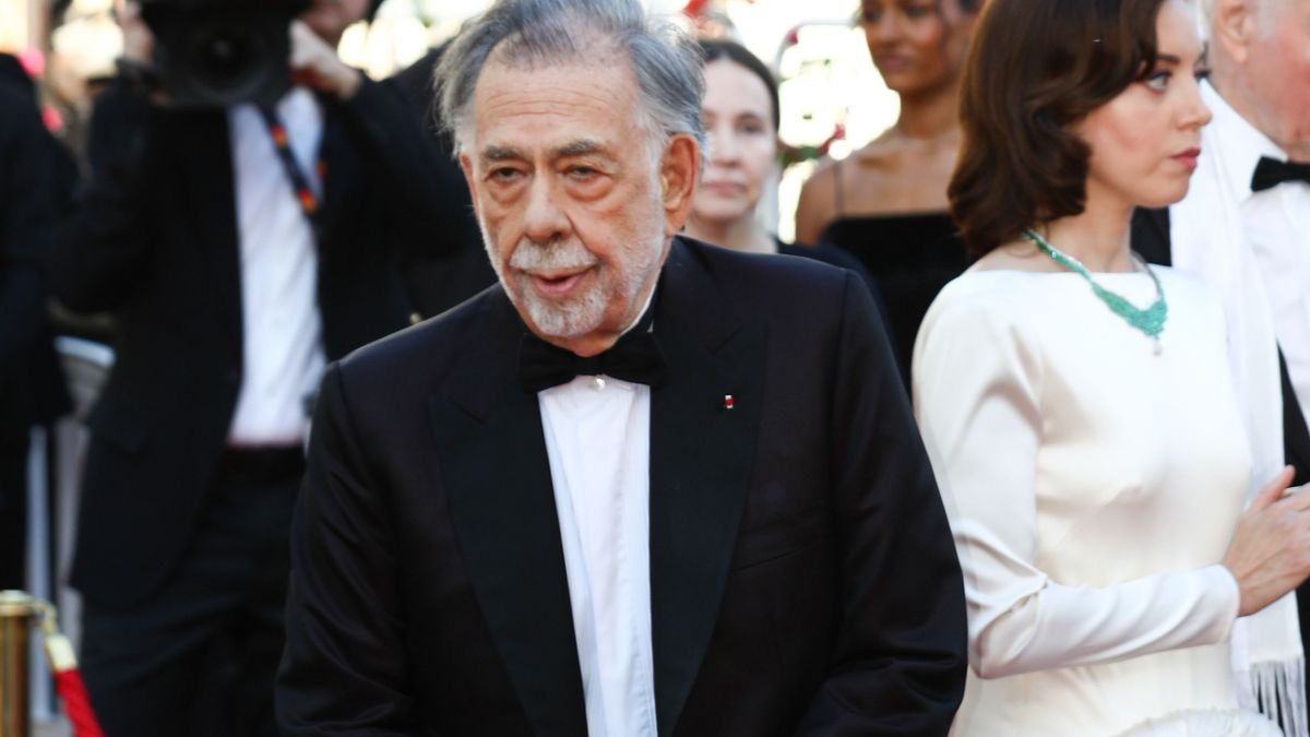 Francis Ford Coppola csókolgathatta a női statisztákat - Life