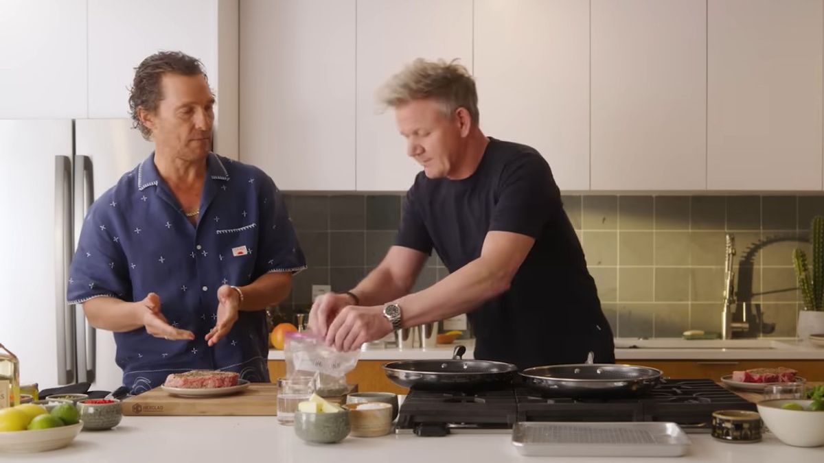 Gordon Ramsay és Matthew McConaughey együtt sütnek steaket - Life