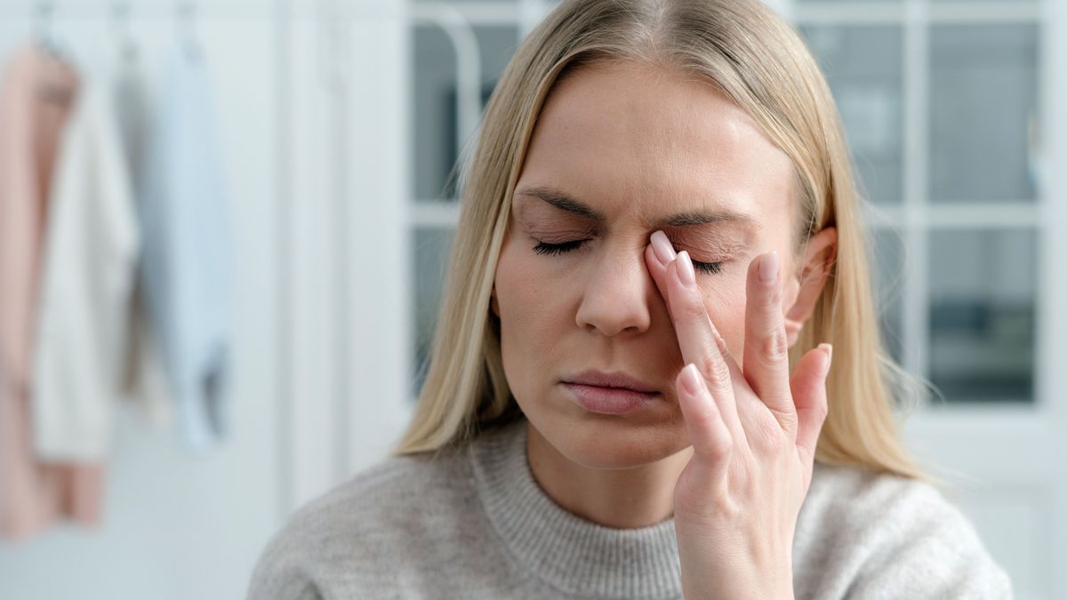 Szem előtt úszó foltok okai. Mikor érdemes segítséget kérni? - Life