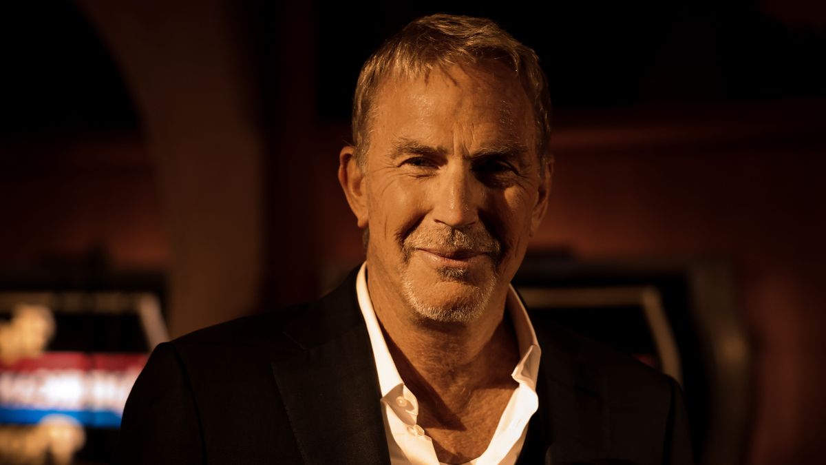 Kevin Costner két évvel a válása után összejött az exneje hasonmásával ...