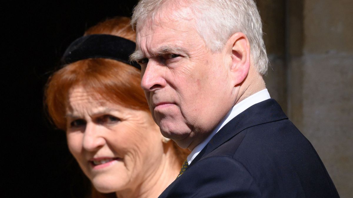 András herceg és Sarah Ferguson az Epstein-botrány miatt nem vehetnek ...