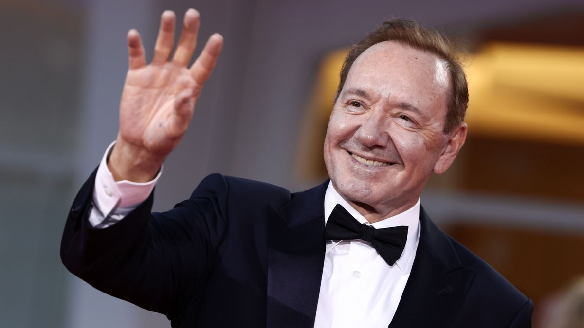 Kevin Spacey hajléktalanként tengeti életét - Life