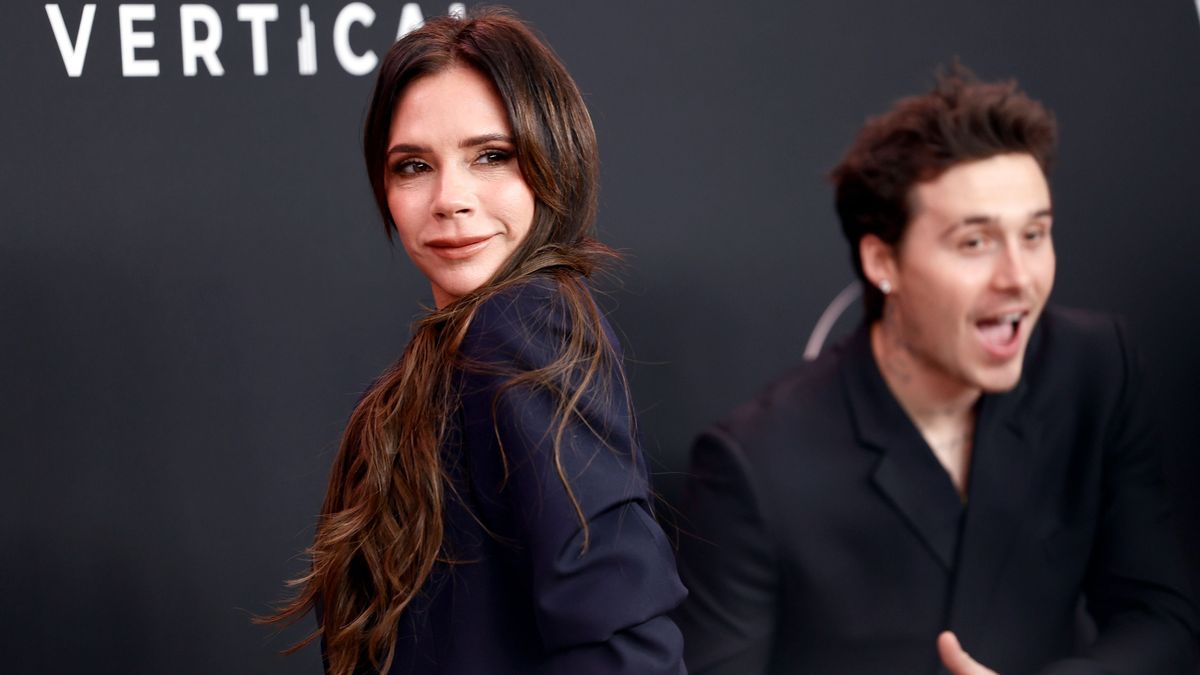 Victoria Beckham felrobbantotta az internetet, az esküvői mémjein nevet ...