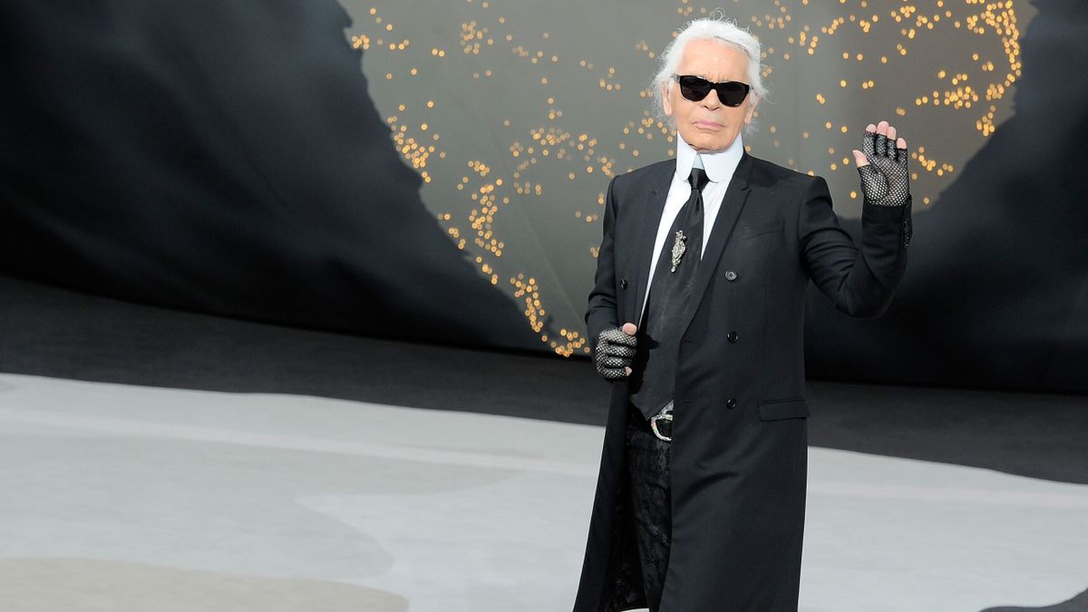 Karl Lagerfeld a család helyett a macskájára hagyta vagyonát – most per ...